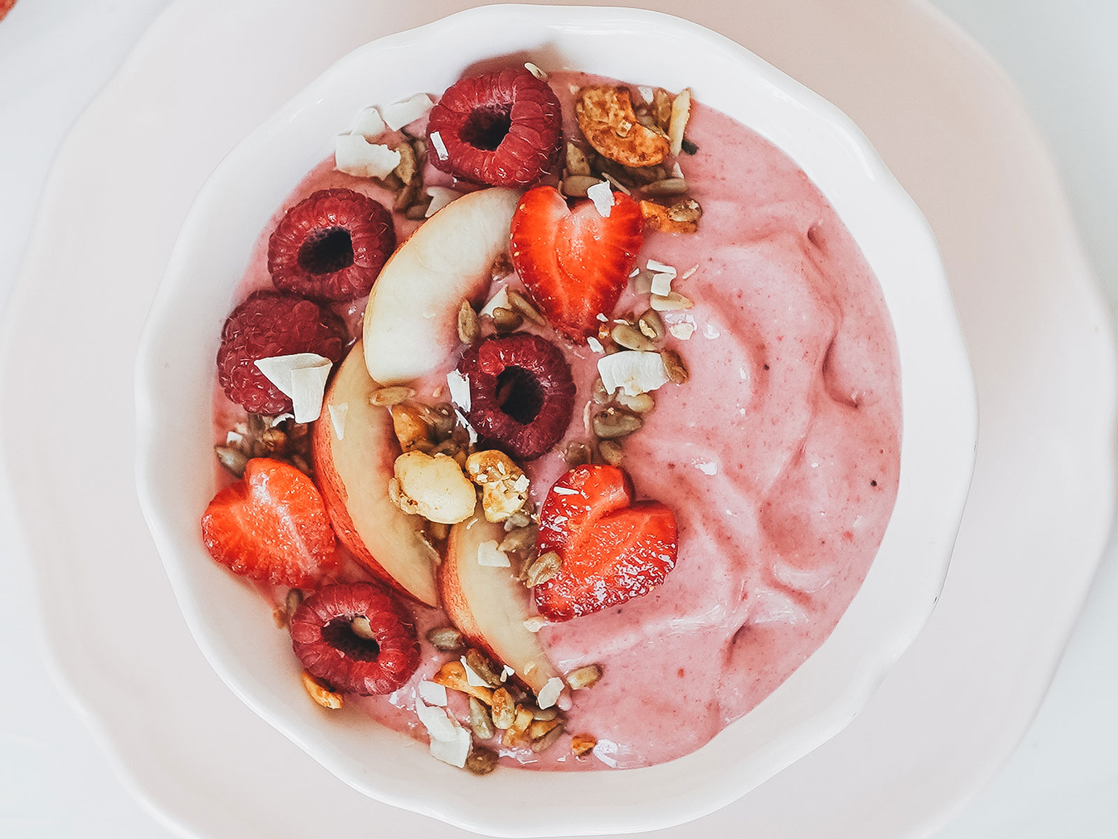 Pink Smoothie Bowl - Chloe Ting Recipes