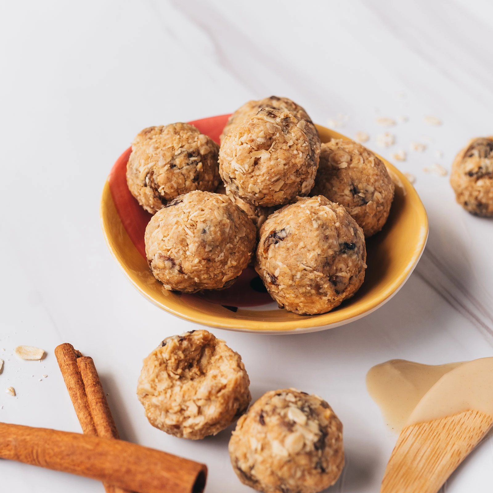 Cinnamon Raisin Protein Balls - Chloe Ting Recipes