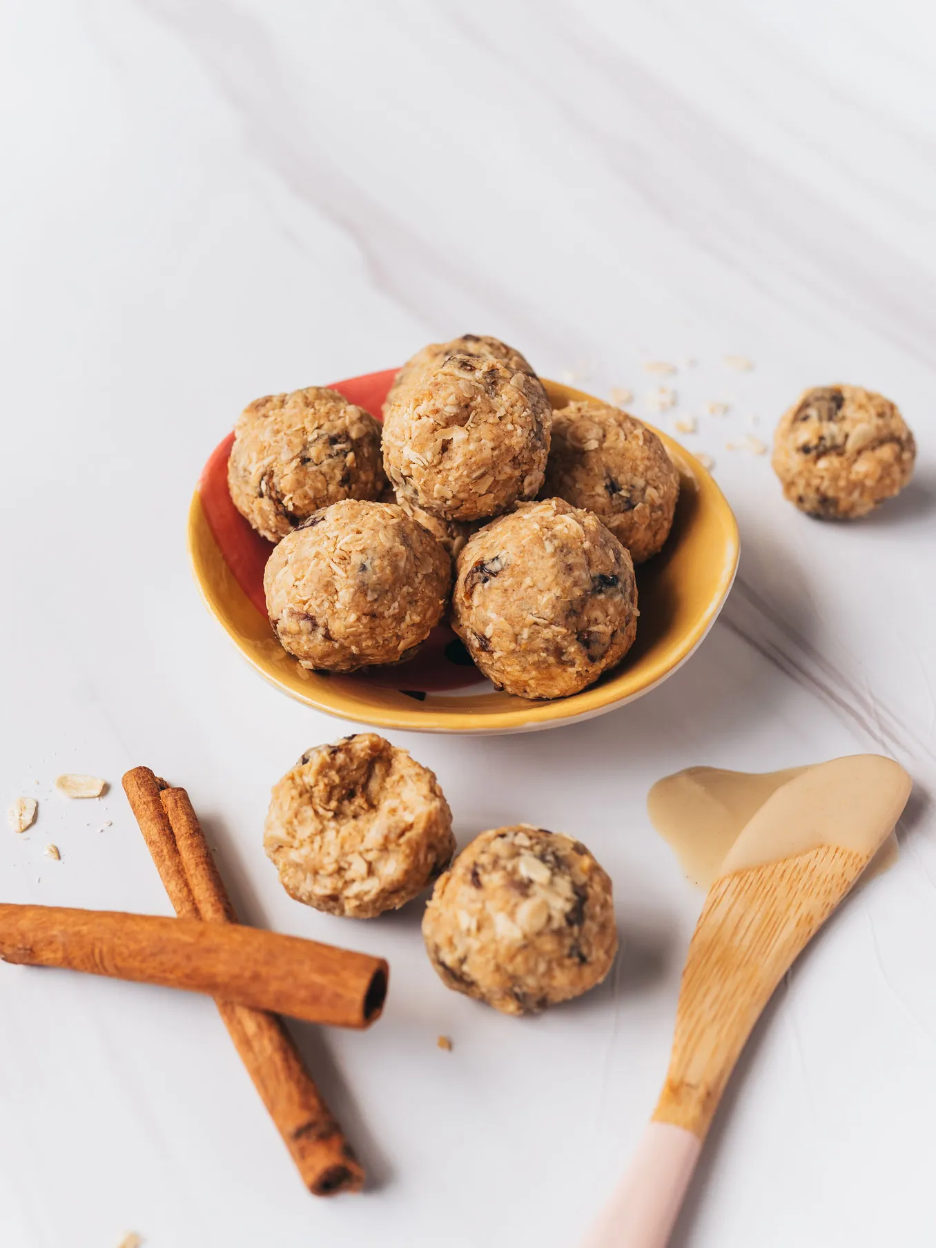 Cinnamon Raisin Protein Balls - Chloe Ting Recipes